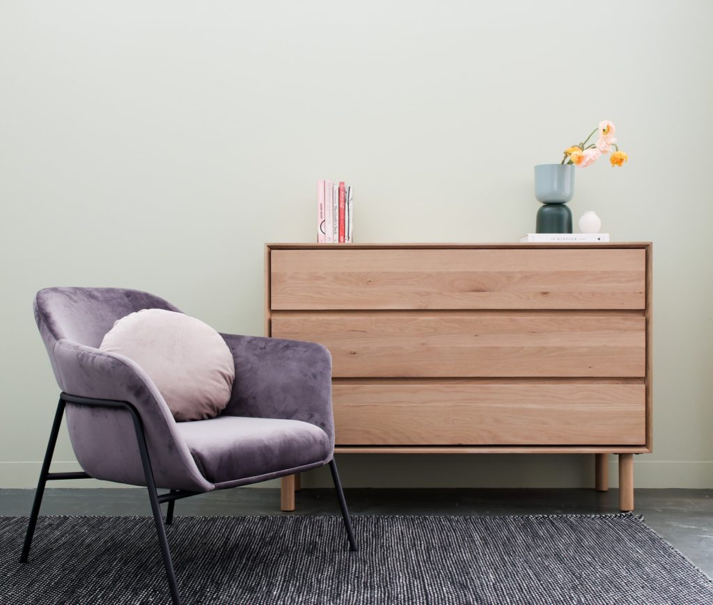 How to Pack Clothing for a Move | Metropolis Moving